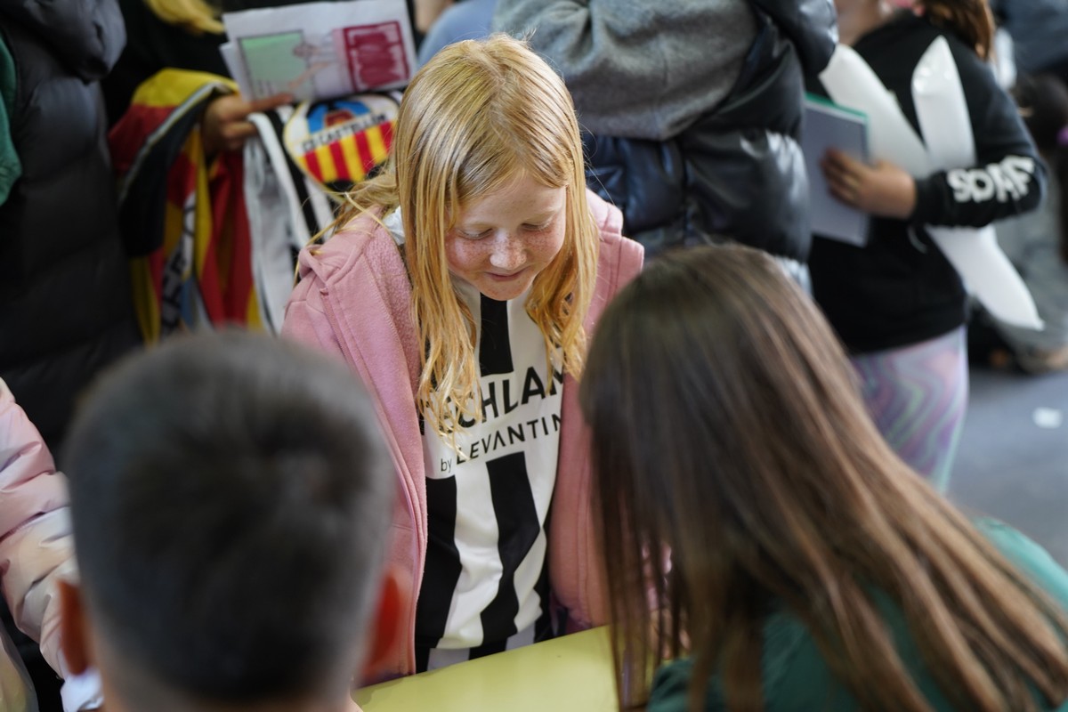 El Isabel Ferrer recibe con los brazos abiertos a Villahermosa y Aida ...