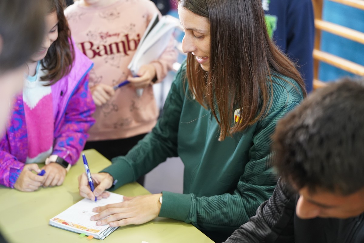 El Isabel Ferrer recibe con los brazos abiertos a Villahermosa y Aida ...